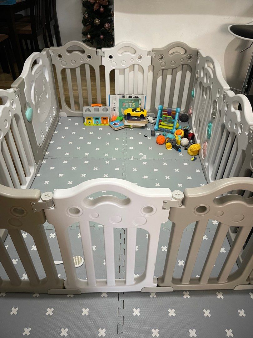12-panel graylock play pen, Babies & Kids, Baby Nursery & Kids ...
