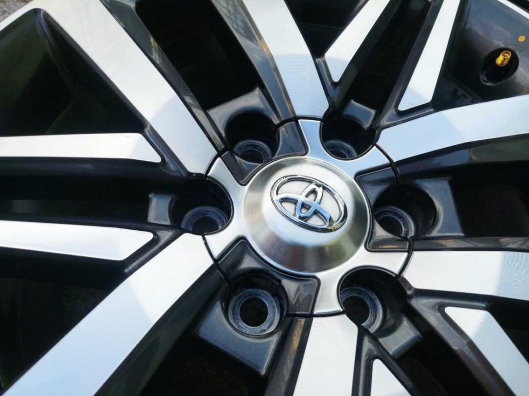 18 inch Fortuner V hilux Conquest mags 6 holes Fresh smooth for van ...