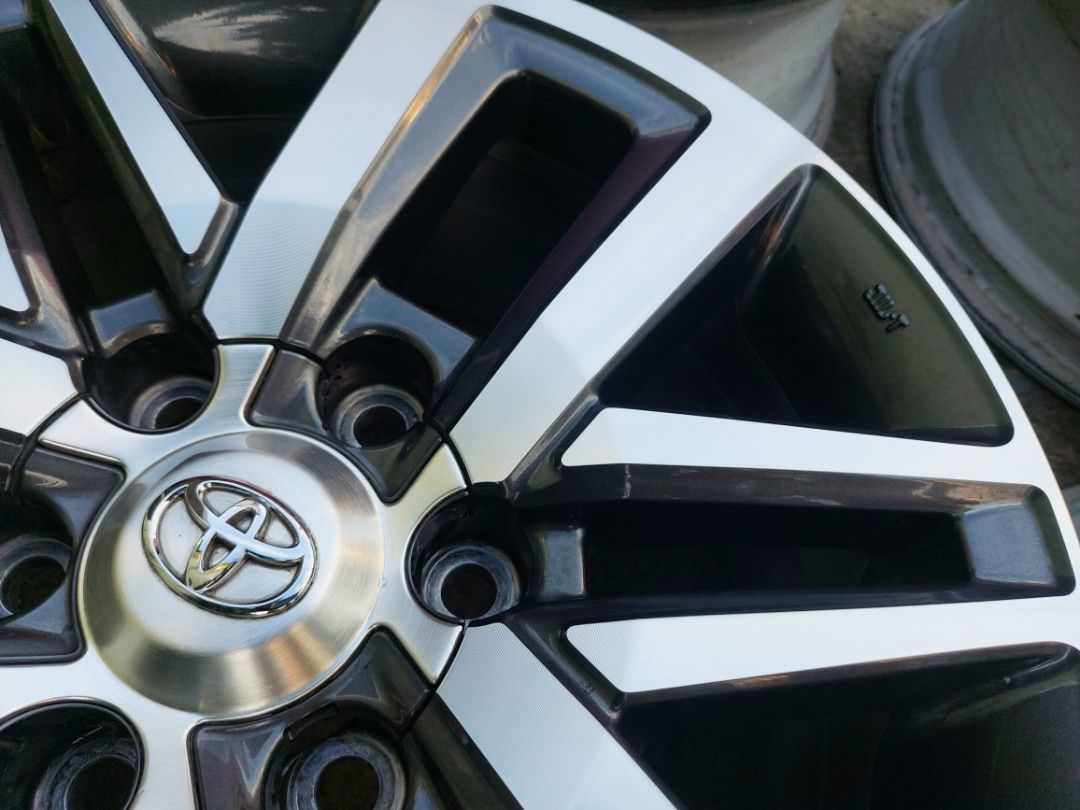 18 inch Fortuner V hilux Conquest mags 6 holes Fresh smooth for van ...