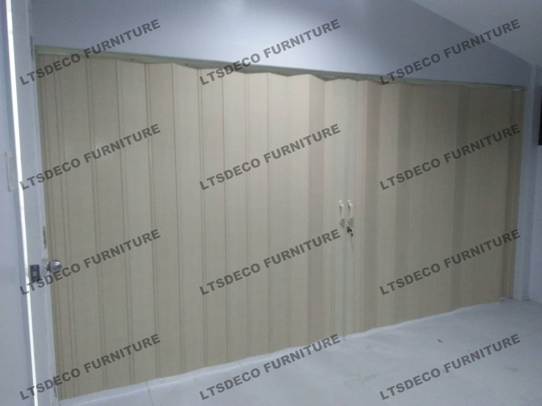 ACCORDION OFFICE PARTITION, Furniture & Home Living, Office Furniture & Fixtures on Carousell