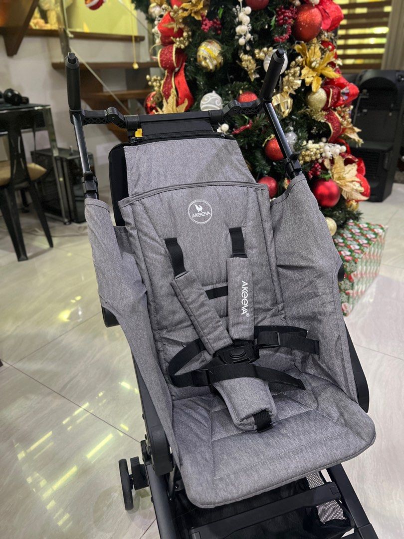 Akeeva Atom Pocket Stroller, Babies & Kids, Going Out, Strollers on ...