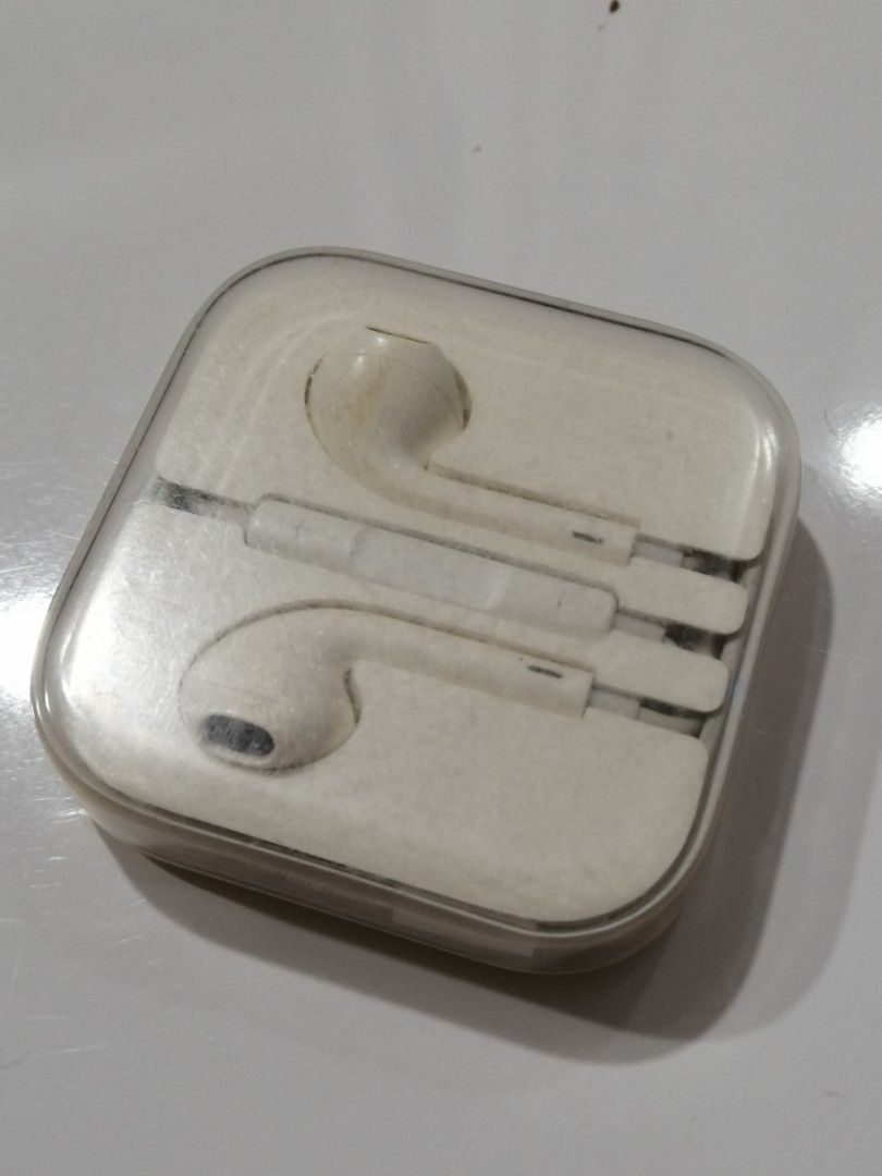 Original Apple Earpod headphone, Audio, Earphones on Carousell