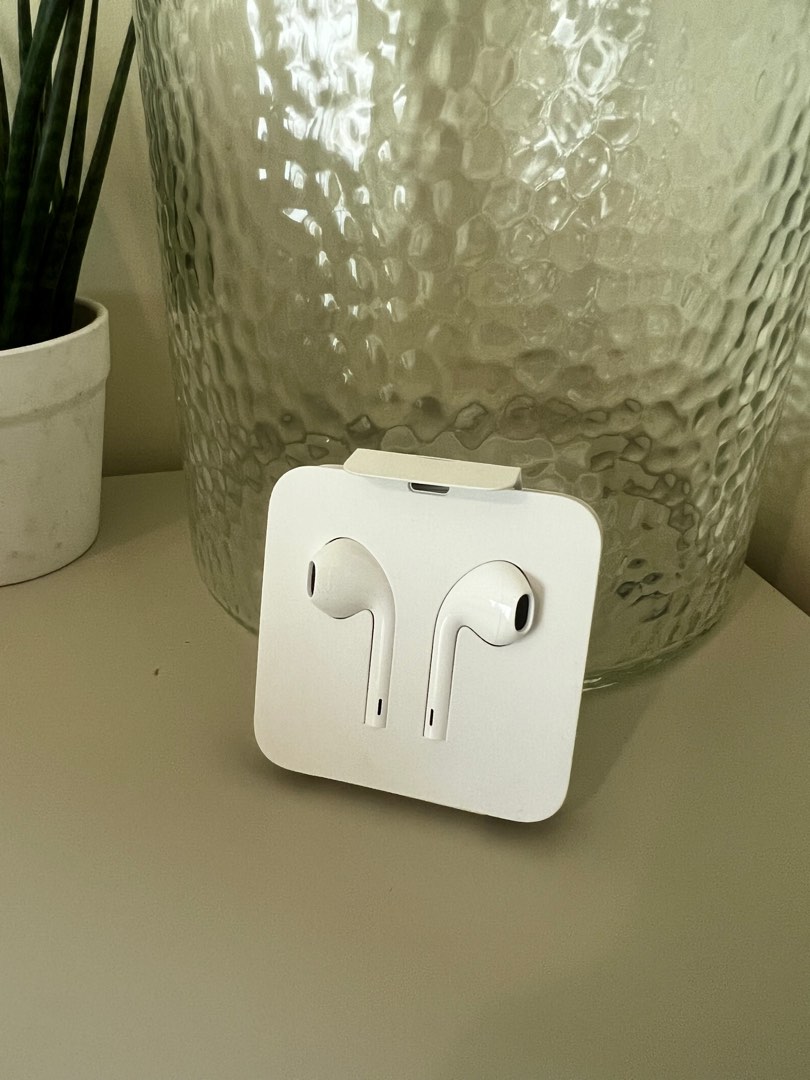 Apple Earpods brand new, Audio, Earphones on Carousell