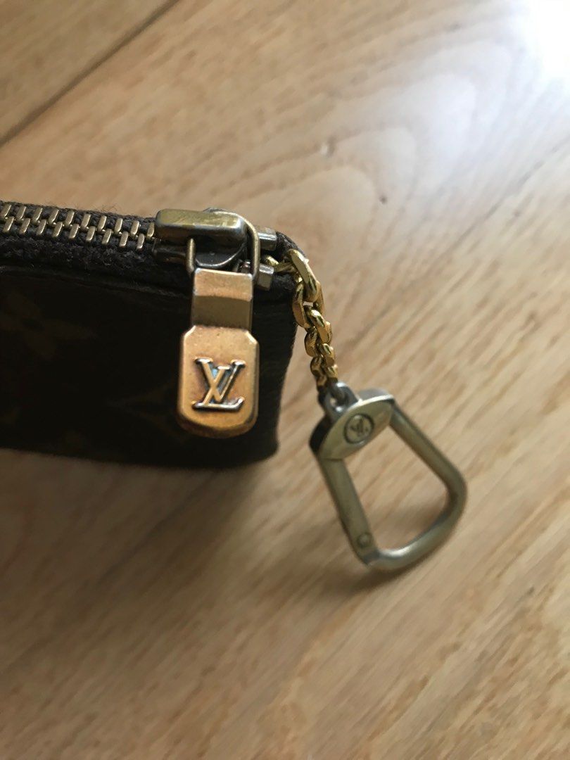 Authentic Key Cles (Louis Vuitton), Women's Fashion, Bags & Wallets ...