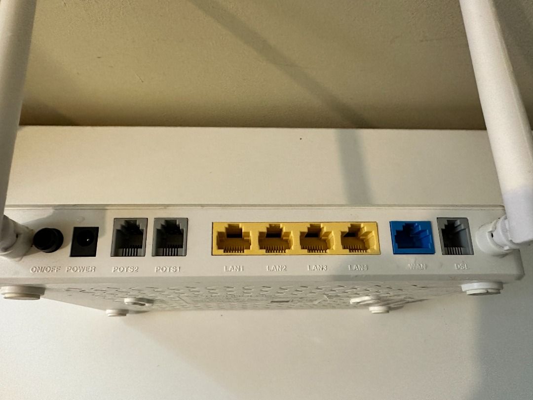 AZTech Unifi Router DS244WSGV, Computers & Tech, Parts & Accessories ...