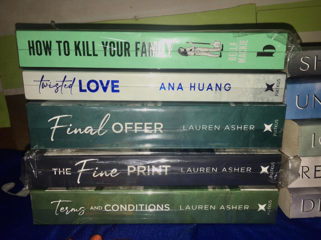 BOOKTOKS (Twisted Love, Dreamland Billionaire Series, Shatter me Series, How to kill your Family ...