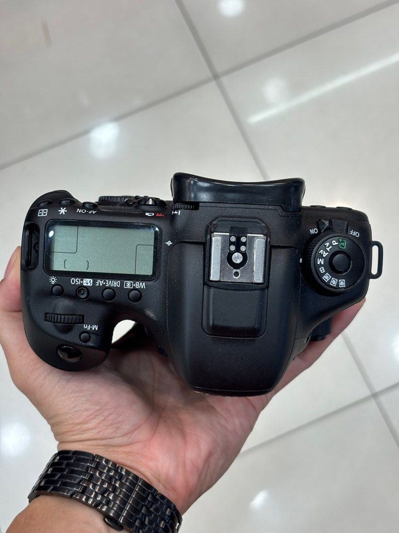 CANON 7D MARK II BODY SHUTTER COUNT 40k+, Photography, Cameras on Carousell