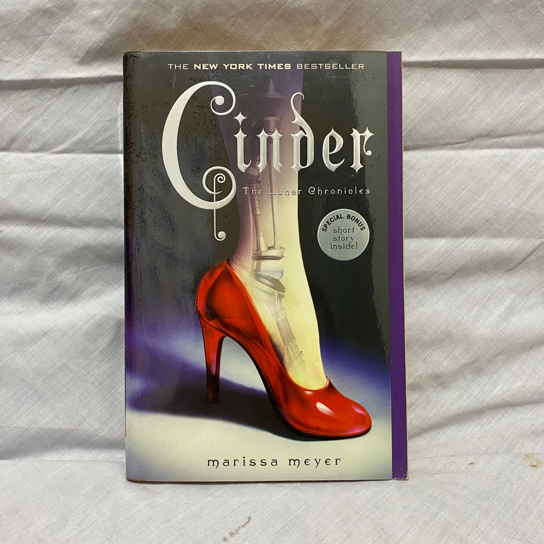 Cinder by Marissa Meyer, Hobbies & Toys, Books & Magazines, Fiction ...