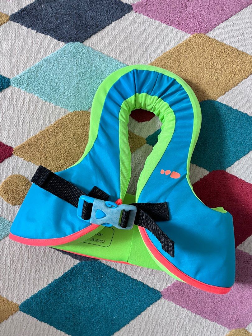 Decathlon swimming jacket for 15-25kg 2-4yo, Babies & Kids, Infant ...