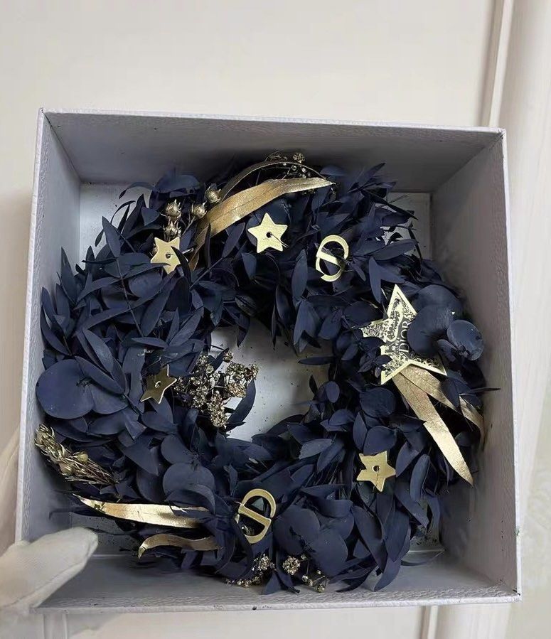 Dior Christmas Wreath Gift Box, Furniture & Home Living, Home Decor ...