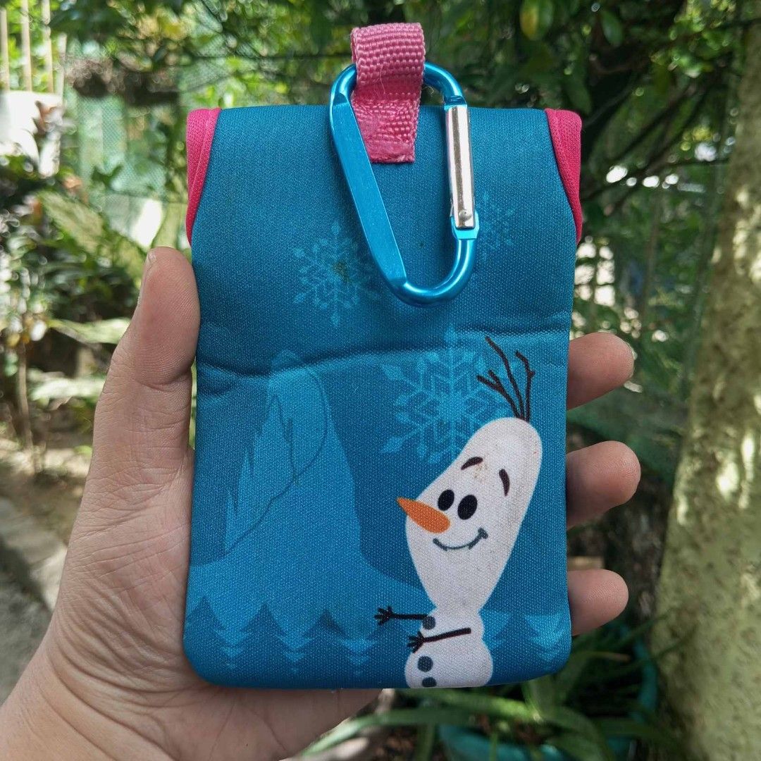 DISNEY Frozen Princess Anna and Elsa Pouch, Women's Fashion, Bags ...