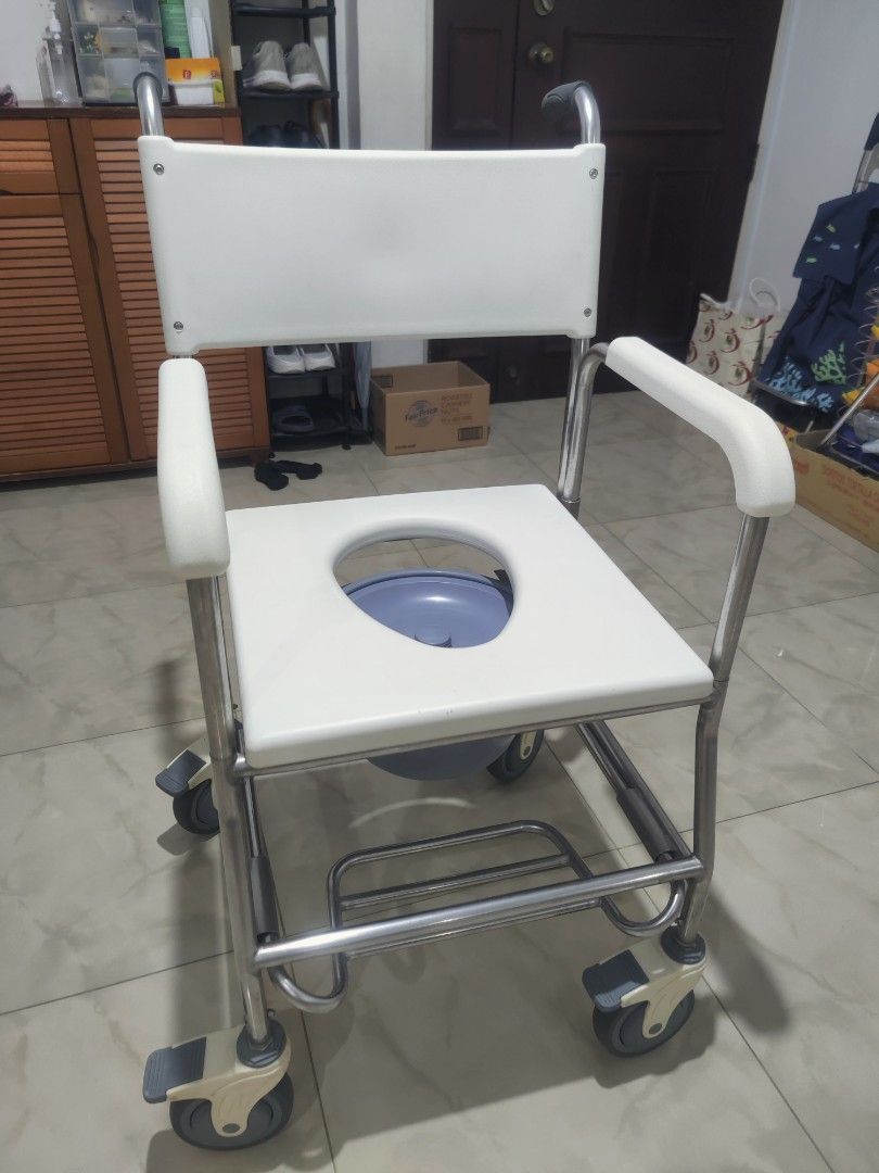 DNR Stainless Steel Deluxe Commode with Retractable Footrest, Health ...