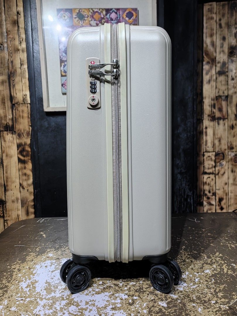 ECHOLAC : JAPAN IMPORT LUGGAGE : SMALL MALETA, Hobbies & Toys, Travel ...