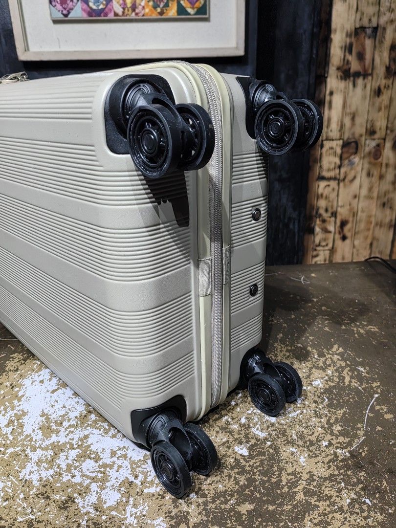 ECHOLAC : JAPAN IMPORT LUGGAGE : SMALL MALETA, Hobbies & Toys, Travel ...