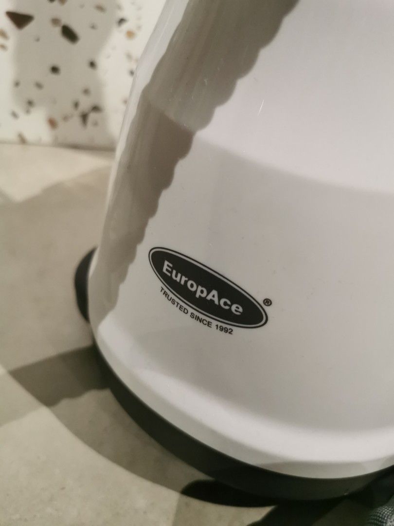 EuropAce Steam Iron, TV & Home Appliances, Irons & Steamers on Carousell