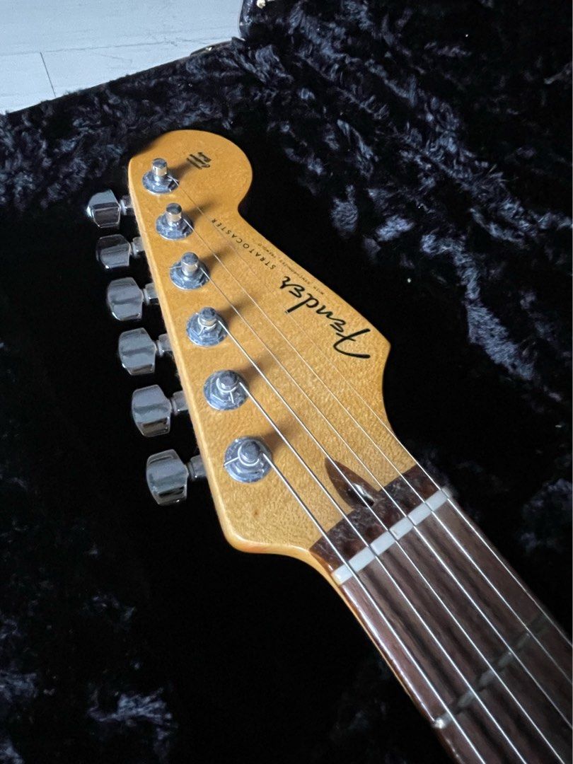 Fender Customshop Deluxe Stratocaster Hobbies And Toys Music And Media