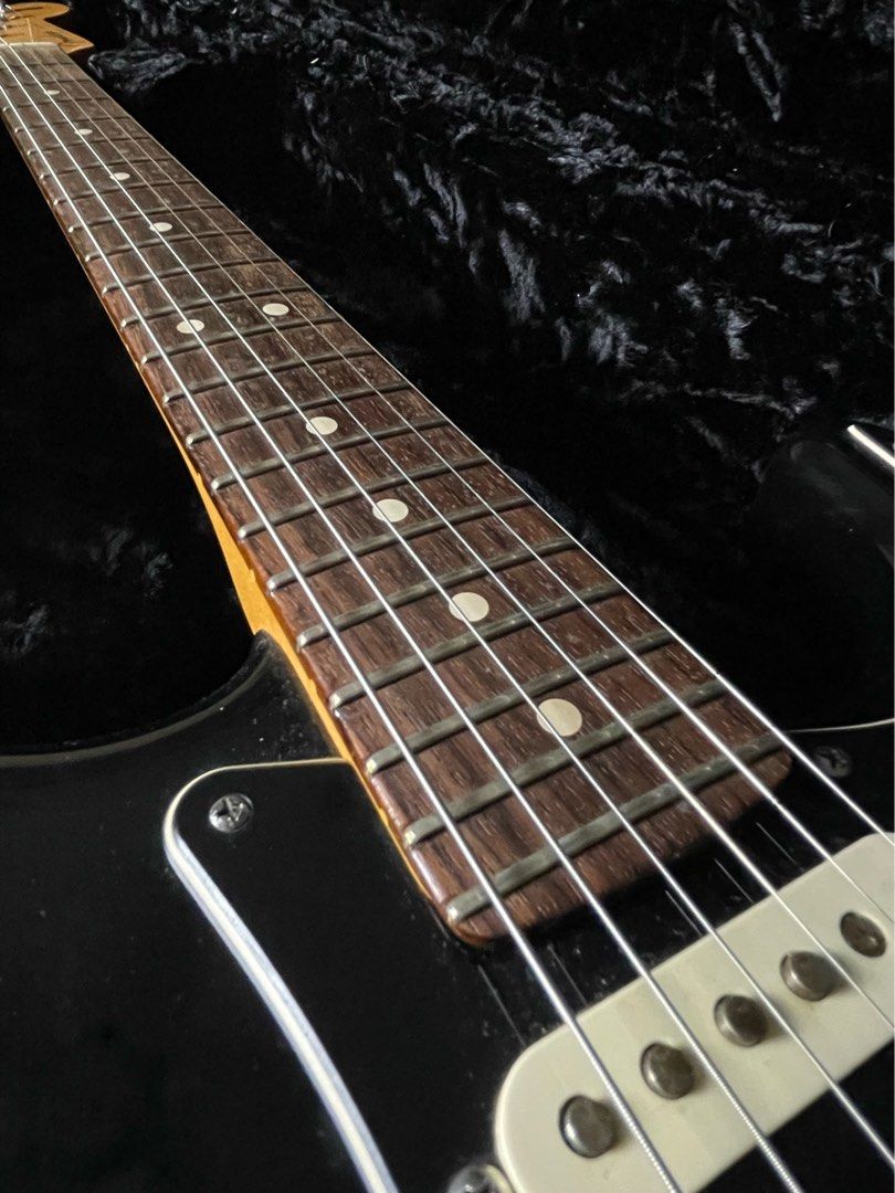 Fender Customshop Deluxe Stratocaster Hobbies And Toys Music And Media