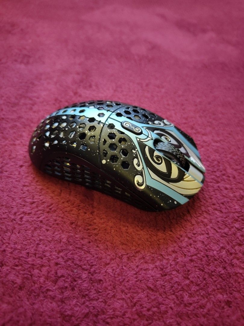 Finalmouse Starlight-12 Phantom Small, Computers & Tech, Parts ...