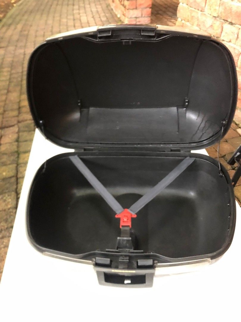 Honda CB400X Shad Box 45L & Rack & Base Plate, Motorcycles, Motorcycle ...