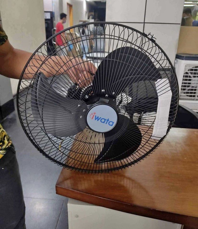 IWATA CEILING FAN TORNADO ORBIT 18-i PROMO, TV & Home Appliances, Air ...