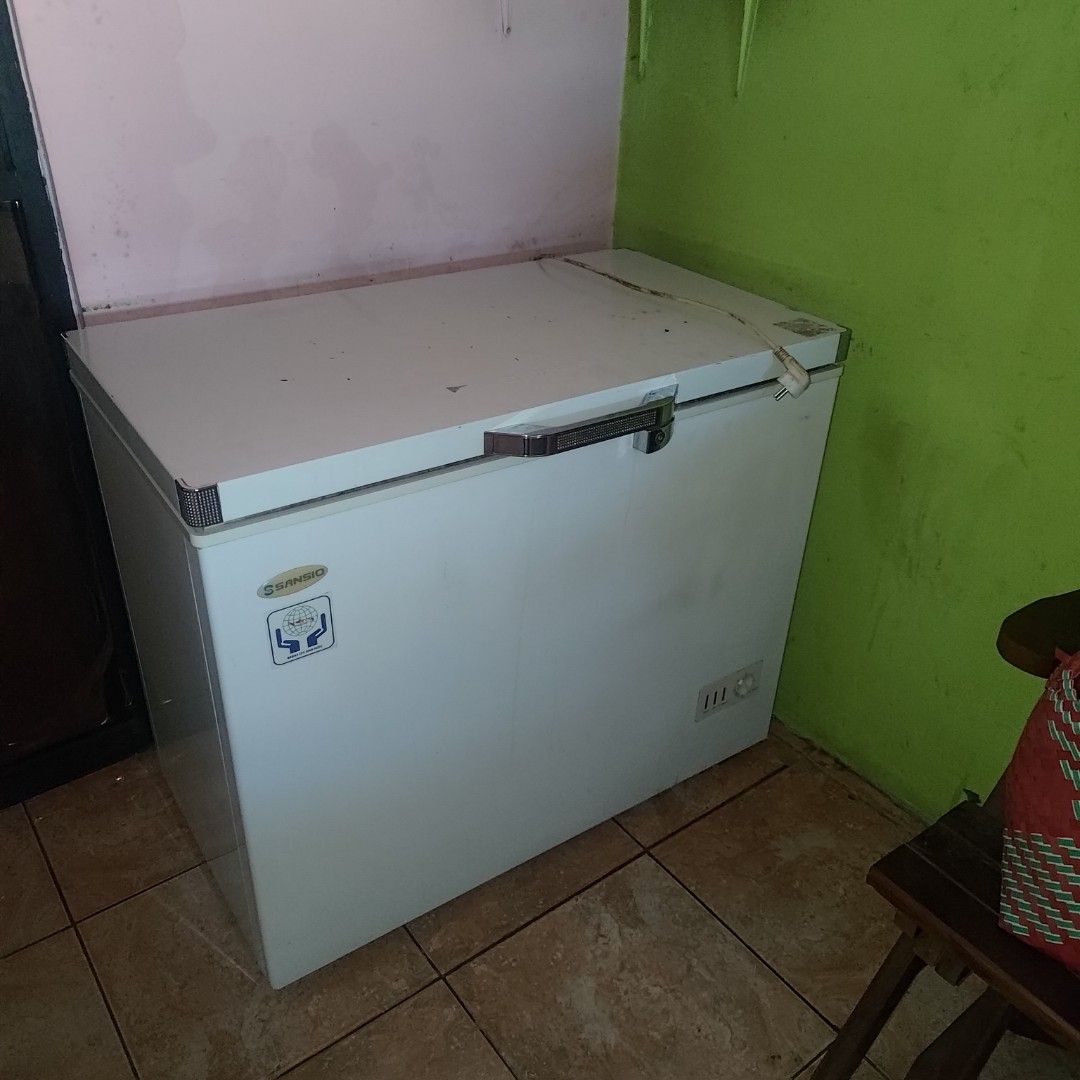 JUAL BEKAS MESIN CUCI DAN KULKAS FREEZER BOX BESAR, Elektronik, Lainnya di Carousell