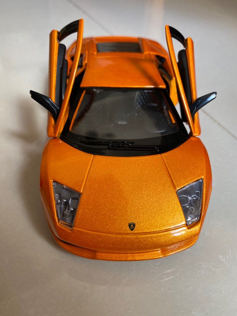 Lamborghini scale models cars, 興趣及遊戲, 收藏品及紀念品, 明星周邊 - Carousell