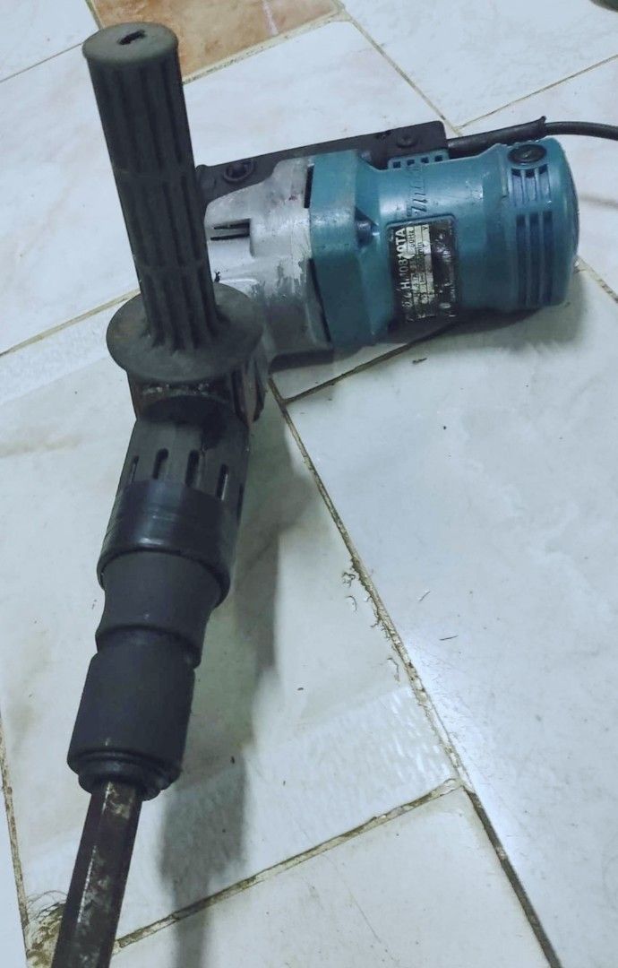 MAKITA HM0810TA CLASSIC CHIPPING GUN / DEMOLITION HAMMER HEX SHANK ...