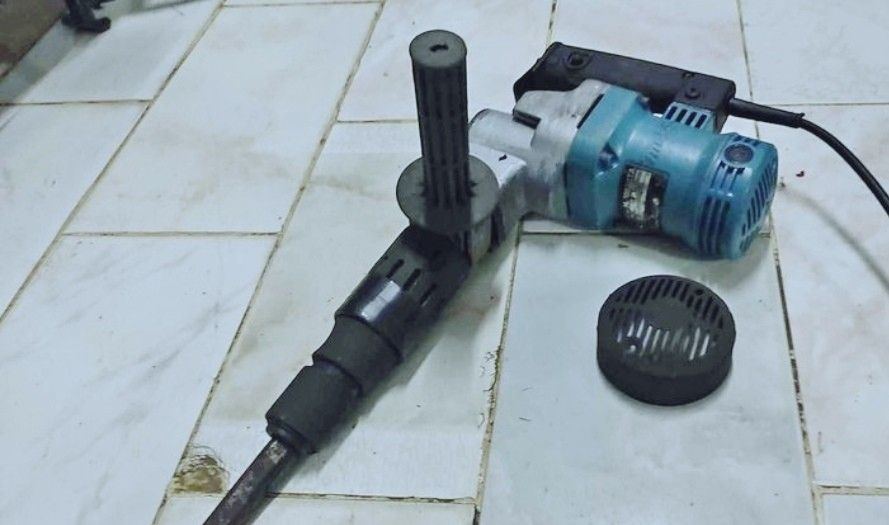 MAKITA HM0810TA CLASSIC CHIPPING GUN / DEMOLITION HAMMER HEX SHANK ...