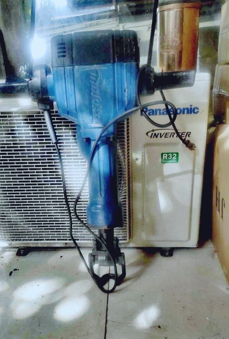 MAKITA HM1801 ELECTRIC BREAKER / DEMOLITION CONCRETE HAMMER ORIGINAL ...