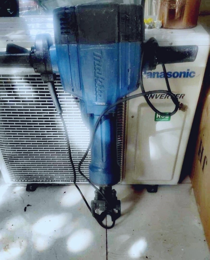 MAKITA HM1801 ELECTRIC BREAKER / DEMOLITION CONCRETE HAMMER ORIGINAL ...