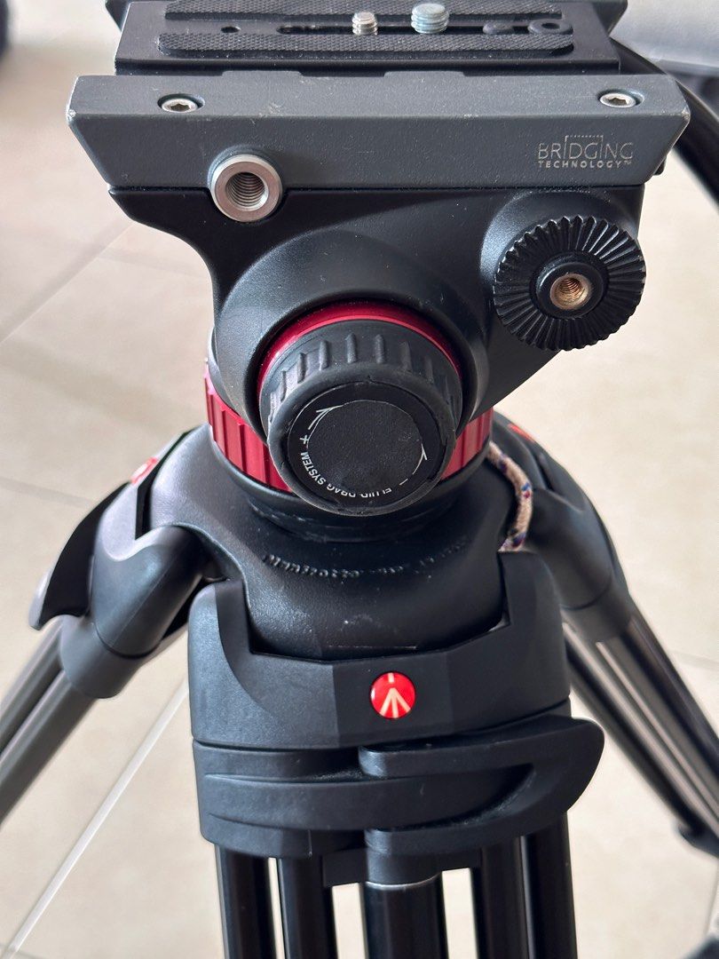 Manfrotto Video Tripod 546GB + 502A Fluid Head, Photography, Video ...