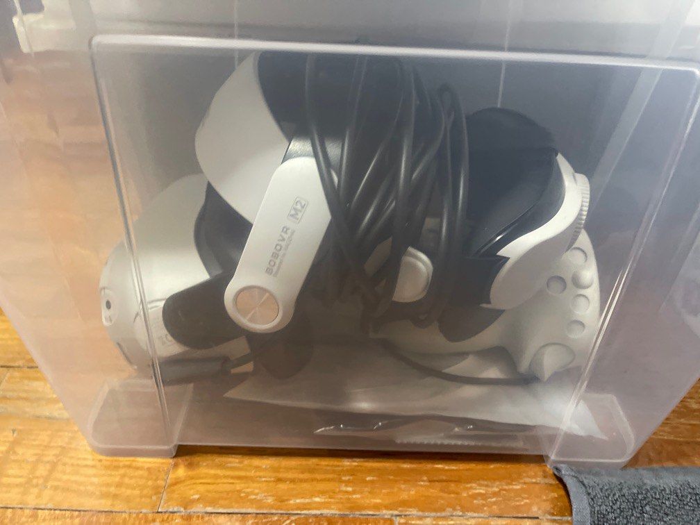 Oculus Quest 2 + Link cable set, Computers & Tech, Desktops on Carousell