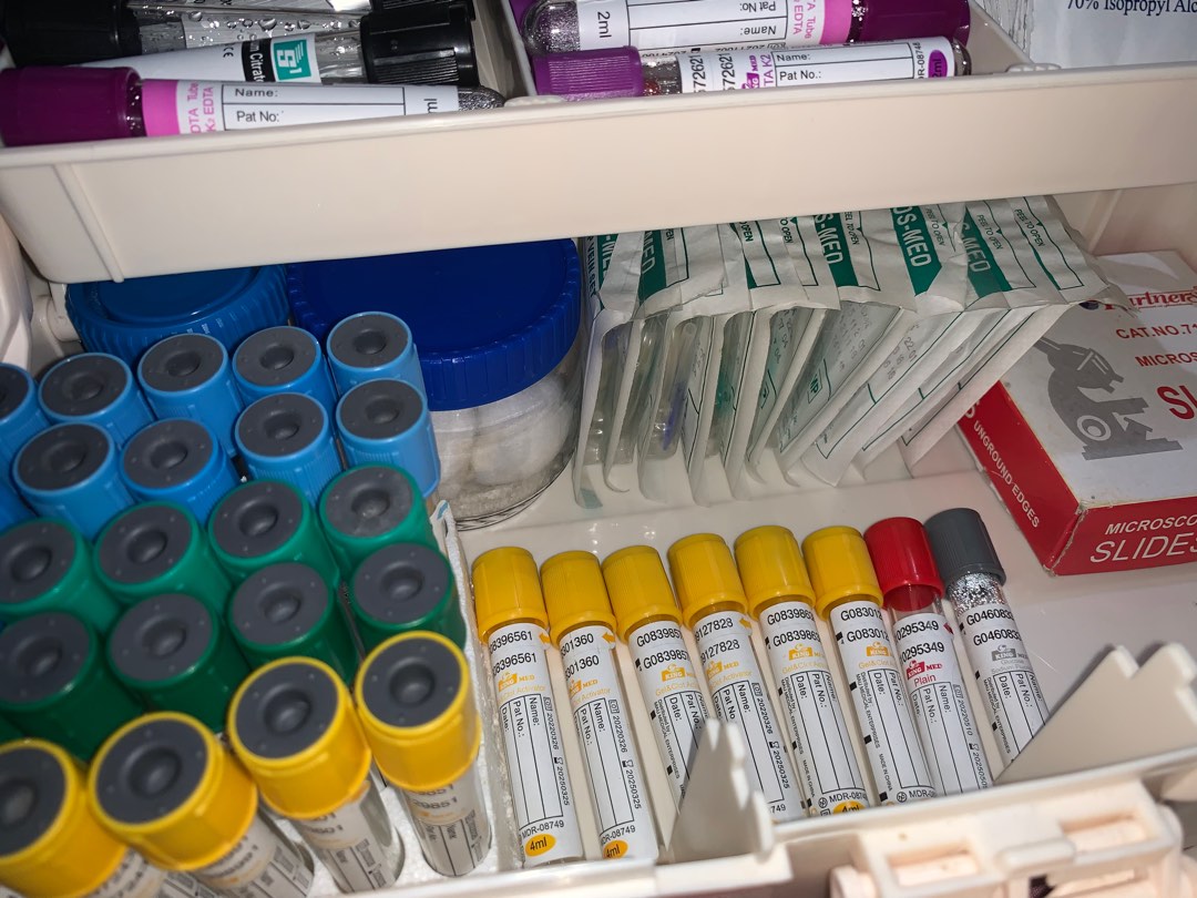 Phlebotomy kit, Health & Nutrition, Medical Supplies & Tools on Carousell