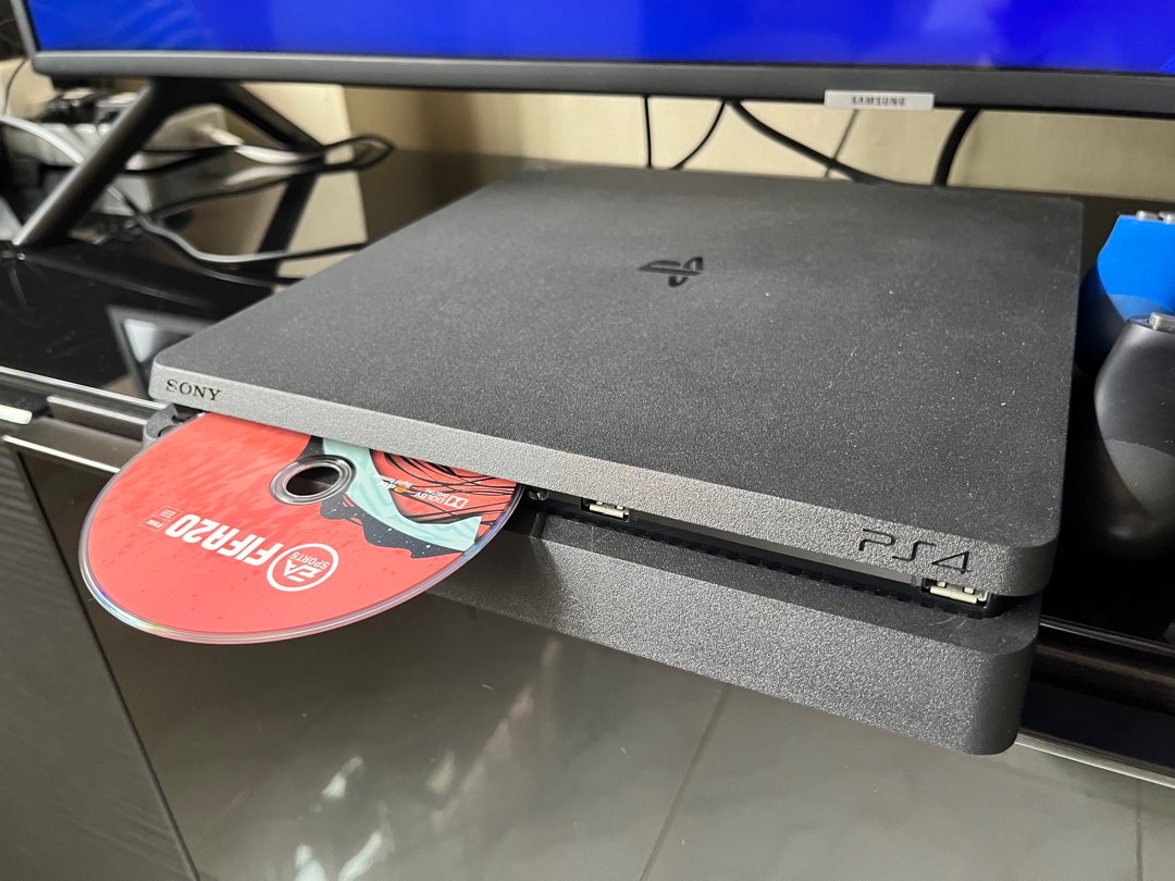 PS4 Slim come with 4 DualShock wireless controller, Video Gaming, Video ...