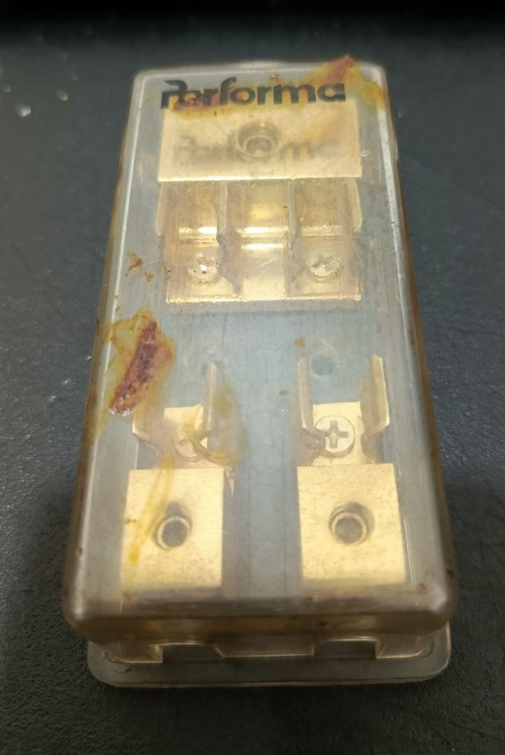 Performa Power Distribution Block Fuse Box 2 Way, Elektronik, Audio di ...