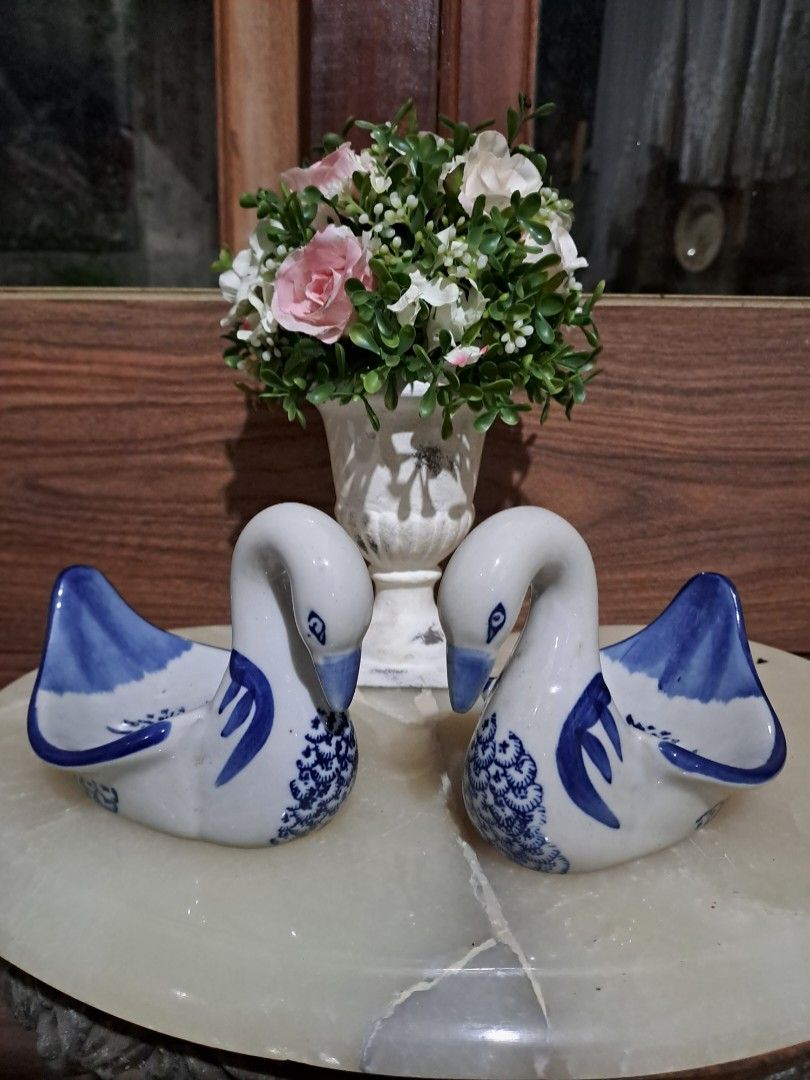 Sepasang angsa unik, Antik, Pajangan di Carousell