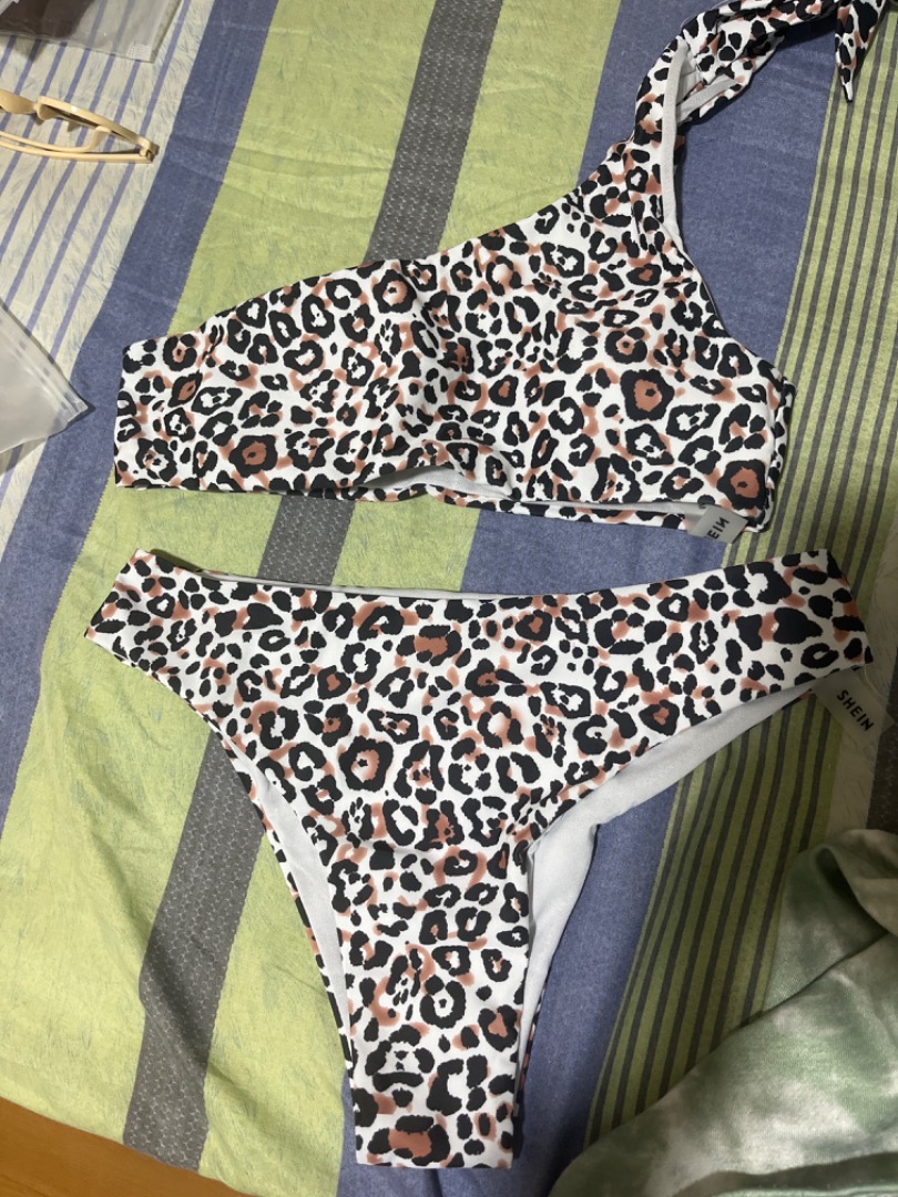 Shein Medium bikini, Women's Fashion, Swimwear, Bikinis & Swimsuits on Carousell