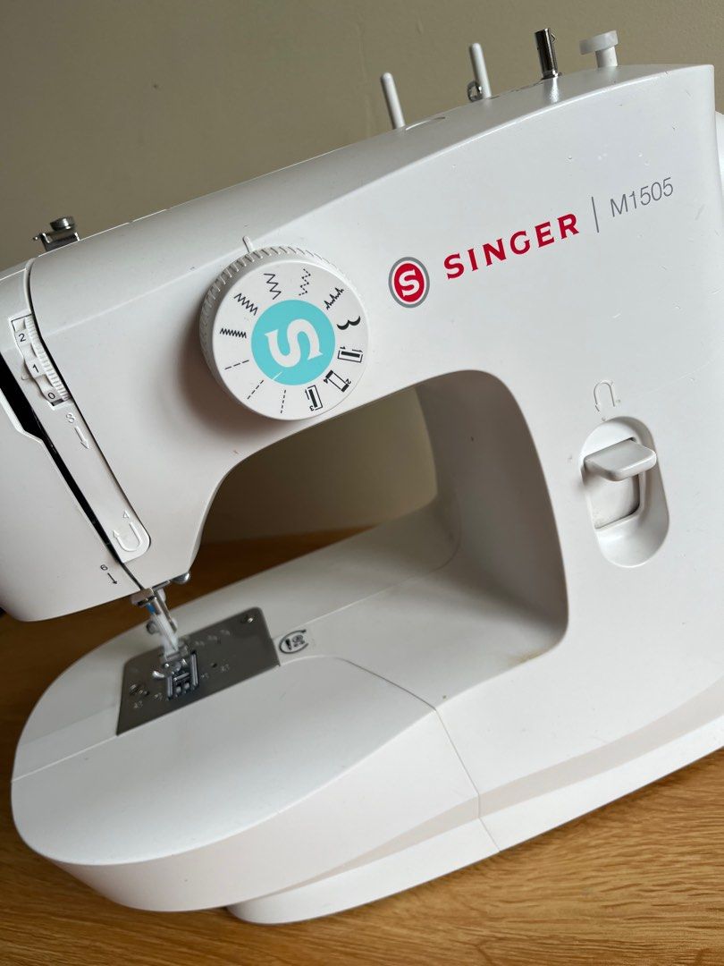 SINGER M1505 Sewing Machine, TV & Home Appliances, Other Home ...