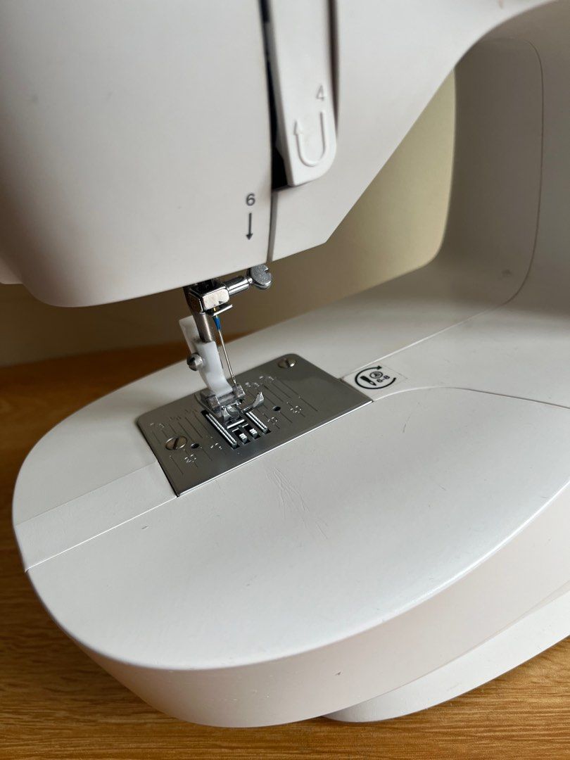 SINGER M1505 Sewing Machine, TV & Home Appliances, Other Home ...
