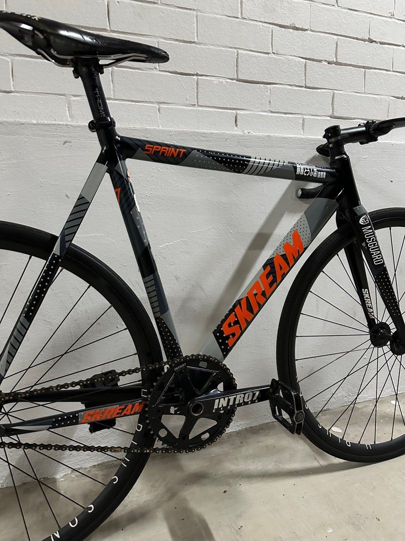 Skream v3 full bike, Sports Equipment, Bicycles & Parts, Bicycles on Carousell