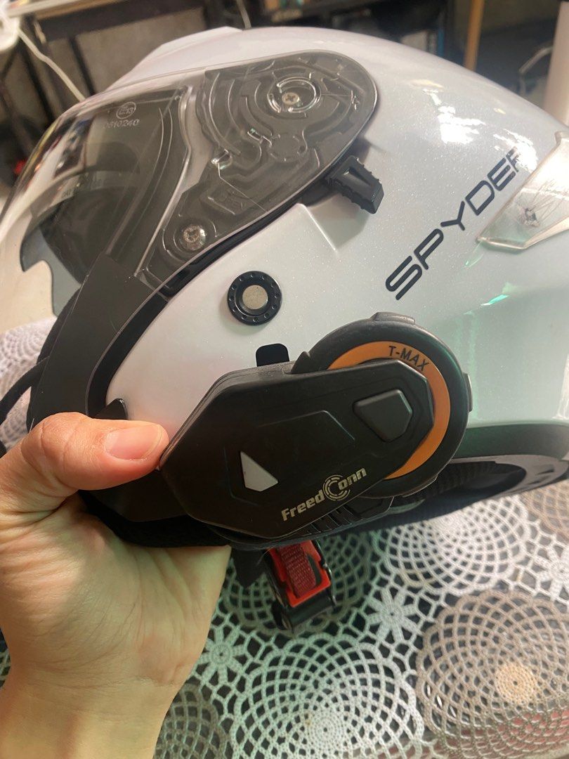 SPYDER FUEL with FREEDCONN TMAX INTERCOM, Motorbikes, Motorbike Parts ...