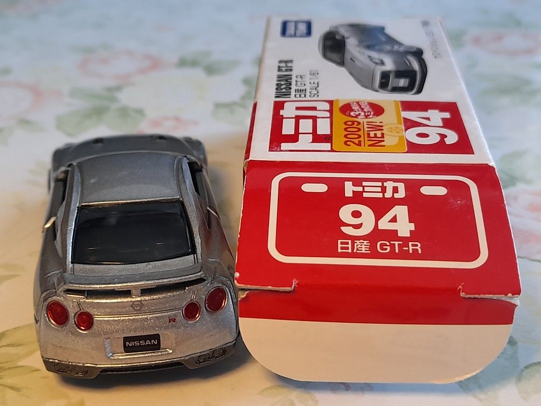 TOMICA 94 GTR 中國製 尾喉版, 興趣及遊戲, 玩具 & 遊戲類 - Carousell