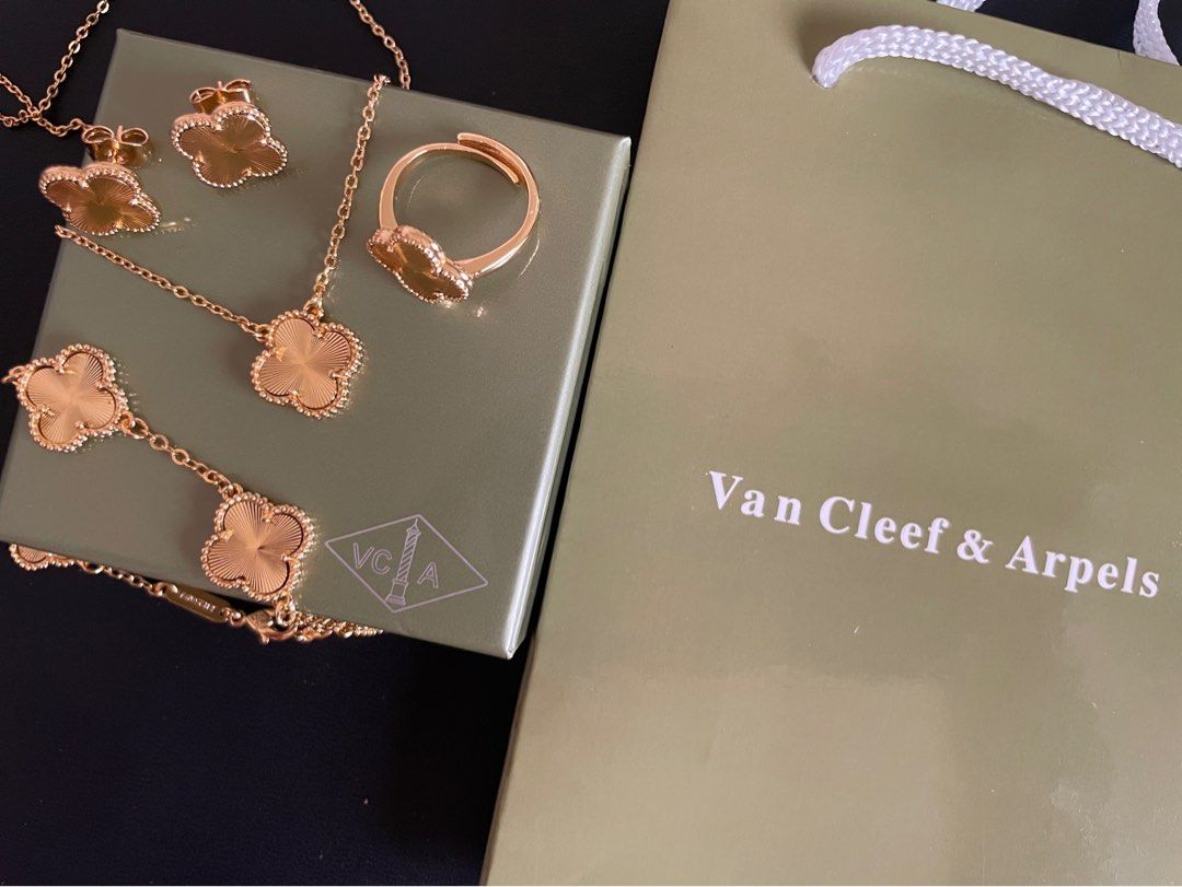 Van Cleef & Arpels (VCA) Four Leaf Clover Set (GOLD), Women's Fashion ...