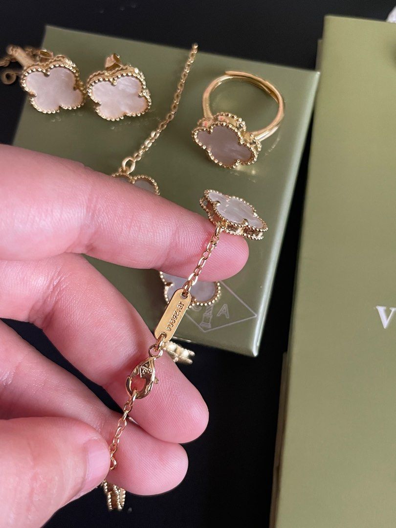 Van Cleef & Arpels (VCA) Four Leaf Clover Set (WHITE), Women's Fashion ...