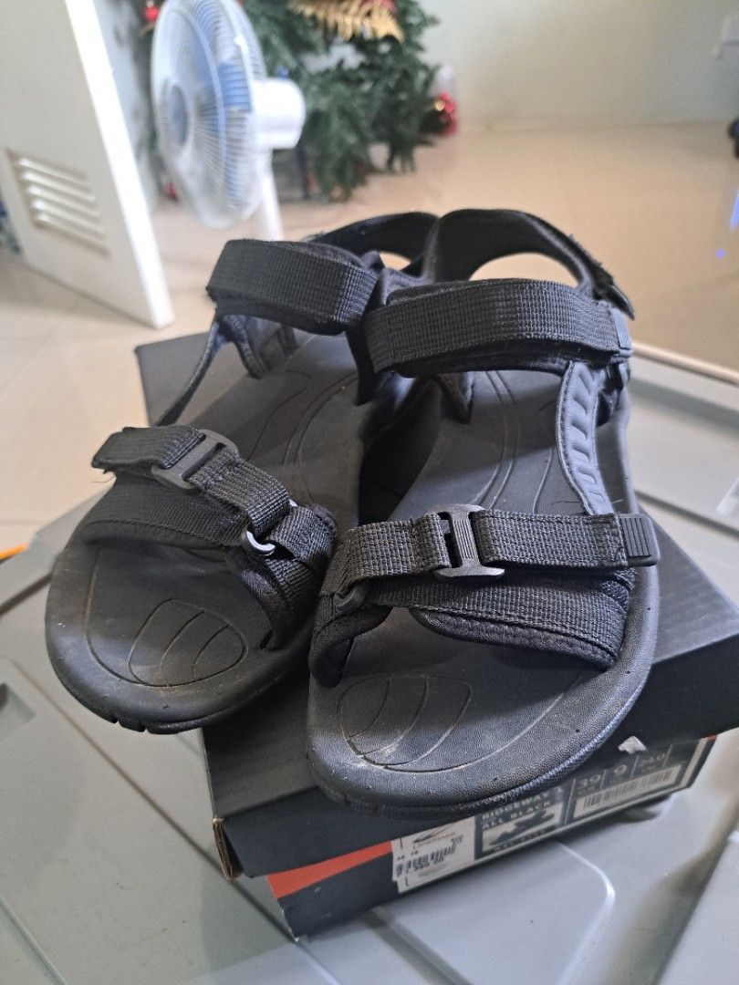 World Balance, Women's Fashion, Footwear, Sandals on Carousell