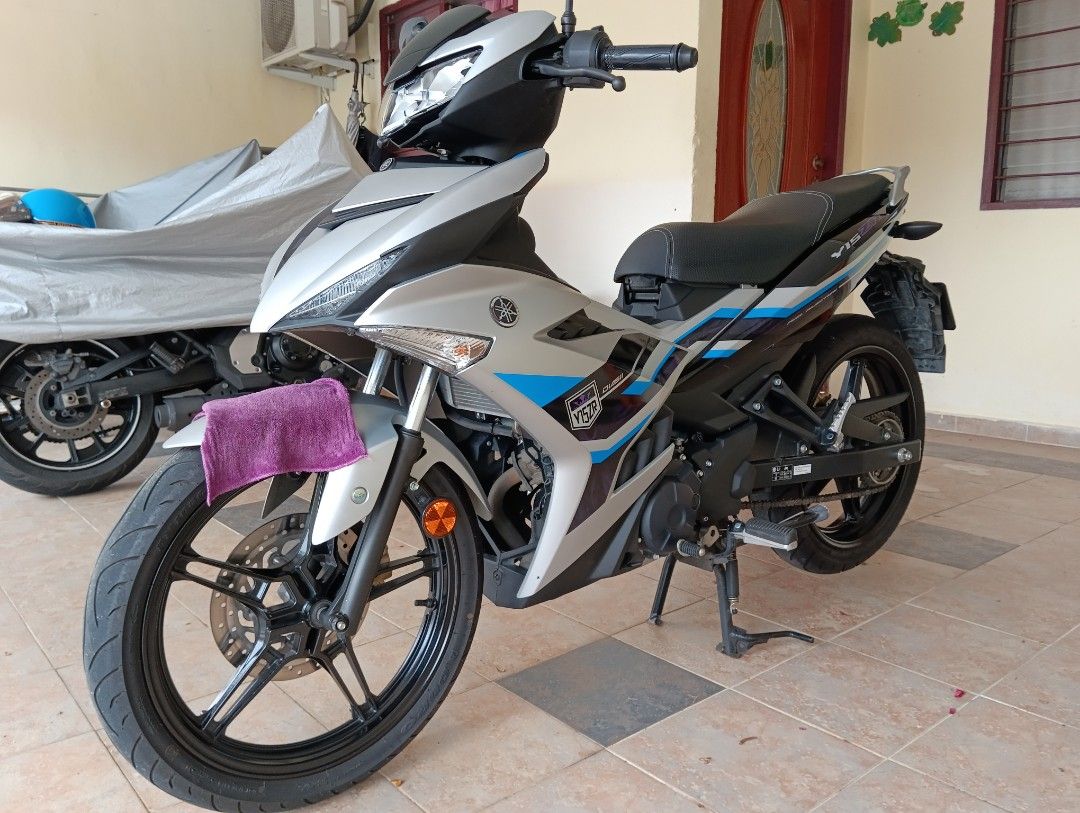 Yamaha Y15ZR V2 2023 Matte Silver, Motorbikes on Carousell