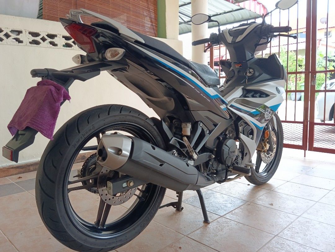 Yamaha Y15ZR V2 2023 Matte Silver, Motorbikes on Carousell
