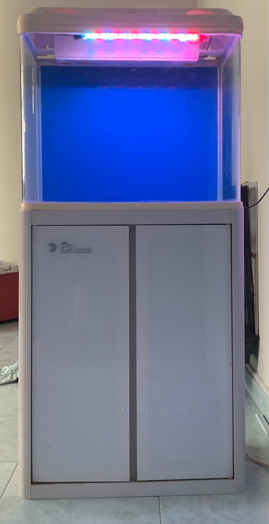 2ft Fish tank and cabinet, Pet Supplies, Homes & Other Pet Accessories ...