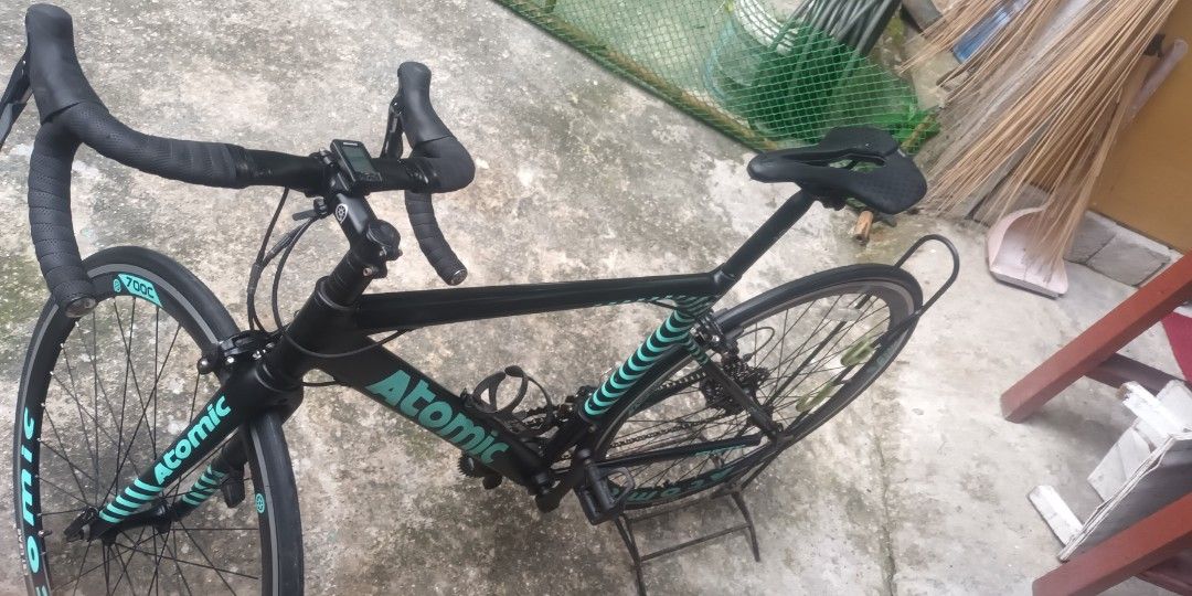 Atomic road bike, Sports Equipment, Bicycles & Parts, Bicycles on Carousell