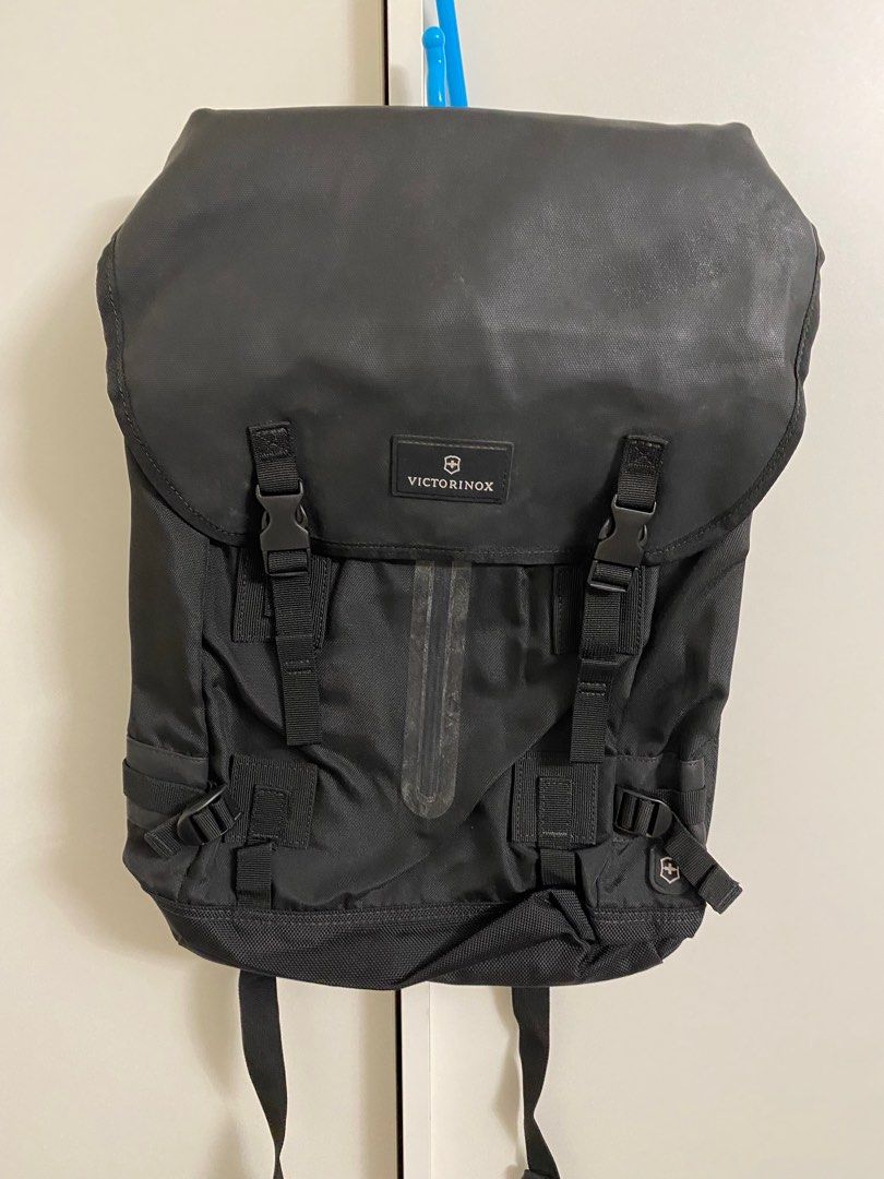 Backpack Victorinox, Men's Fashion, Bags, Backpacks on Carousell